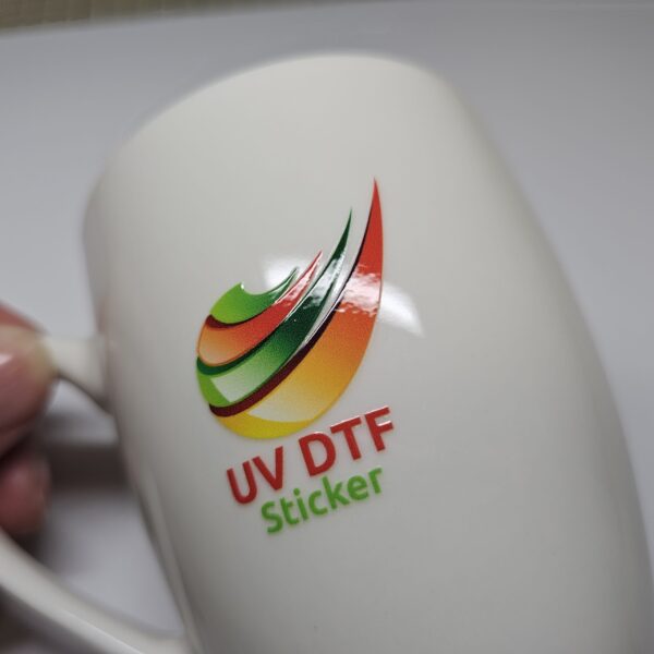 UVDTFステッカーとは？3つのメリットと貼る手順 - 京都ステッカー